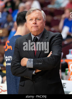 Seattle Storm head coach Dan Hughes directs his team against the Los ...