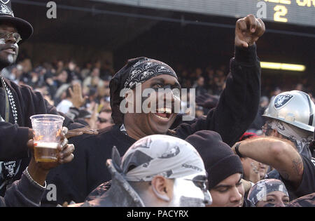 Oakland, California, USA. 19th Dec, 1999. Oakland Raiders vs. Tampa Bay ...