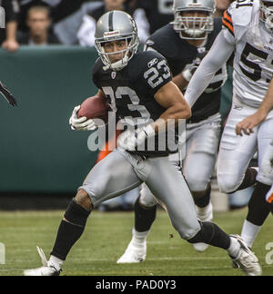 Oakland, California, USA. 1st Oct, 2006. Oakland Raiders linebacker ...