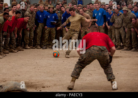 New Zealand soldiers working in a timber mill during World War I, New ...