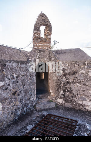 Security cabin of a medieval Castle Stock Photo - Alamy