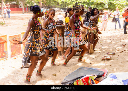 ANGOLA, LUANDA - MARCH 4, 2013: Group of the Angolan women improvise a ...