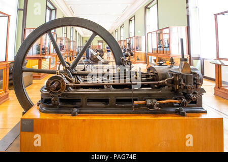 LENOIR ' S ENGINE IN ARTS ET METIERS MUSEUM PARIS Stock Photo - Alamy