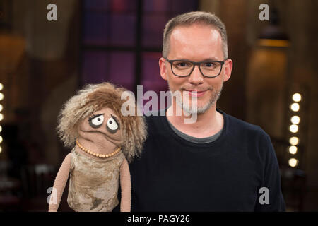Martin REINL, Germany, puppeteer, with the doll CHARMING TRAUDL ...