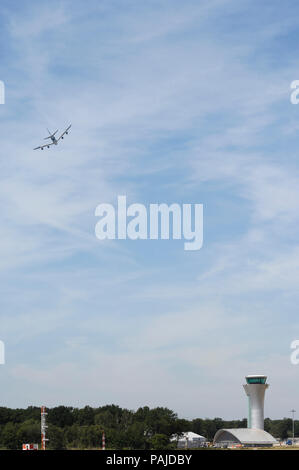 Air traffic control tower at Farnborough airport Stock Photo - Alamy