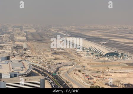 runways and taxiways of Dubai International airport Stock Photo - Alamy