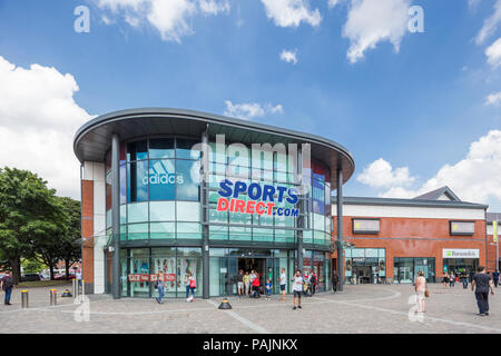 Sports Direct store, High Street, Uxbridge, London Borough of ...