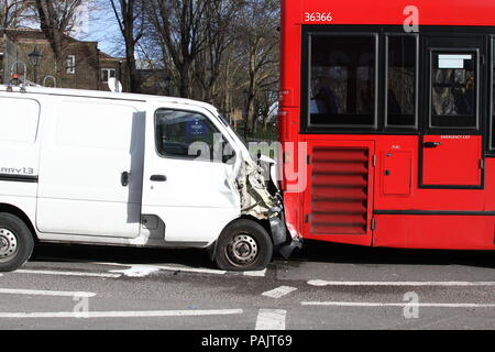 Crashed White Van Stock Photo: 18571905 - Alamy
