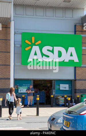 Asda Supermarket, Kingsway Retail Park, Rochdale Stock Photo - Alamy