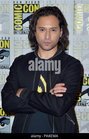 Jesse Rath at the Photocall for The CW TV series 'Supergirl' at the San ...