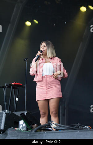 Mahalia (Mahalia Burkmar) performs on stage at the Liverpool ...