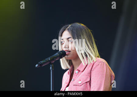 Mahalia (Mahalia Burkmar) performs on stage at the Liverpool ...