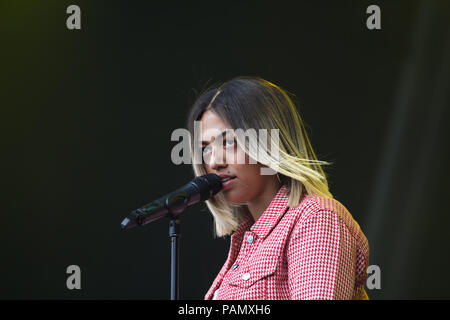 Mahalia (Mahalia Burkmar) performs on stage at the Liverpool ...