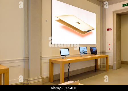 FLORENCE, ITALY - MAY 6, 2016: Apple store at the Piazza della ...