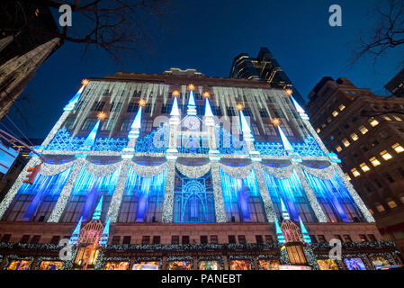 The Christmas decorations in Midtown Manhattan Stock Photo - Alamy