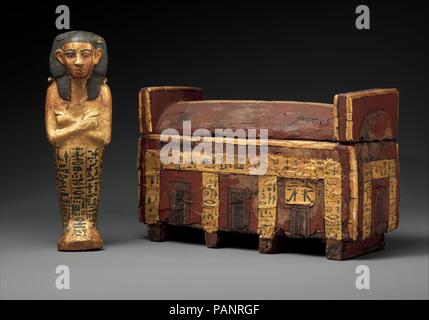 Shabti and Coffin Stock Photo - Alamy