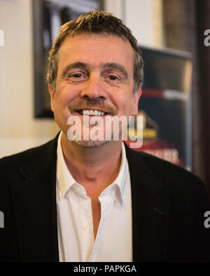 Photograph of the author Mark Billingham Stock Photo - Alamy