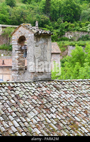Glimpse of Visso, beautiful village in the Province of Macerata - Italy ...