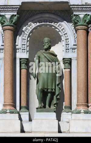 Statue of Pepin ΙΙ (635-714), commonly known as Pepin of Herstal in ...