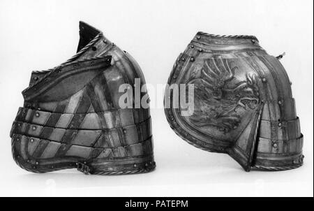 Pair of Pauldrons (Shoulder Defenses), ca. 1550, German, Steel, gold ...