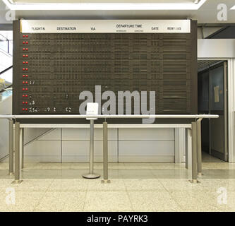 Time table split flap display on Sao Bento railway station in Porto ...