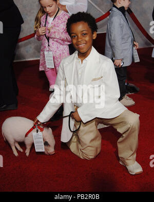 College Road Trip Premiere Eshaya Draper 3-3-2008 / El Capitan Theatre ...