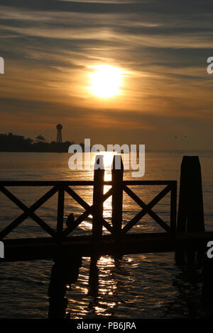 Sunset sky from the Venice jetty over the Gulf of Mexico in Venice ...