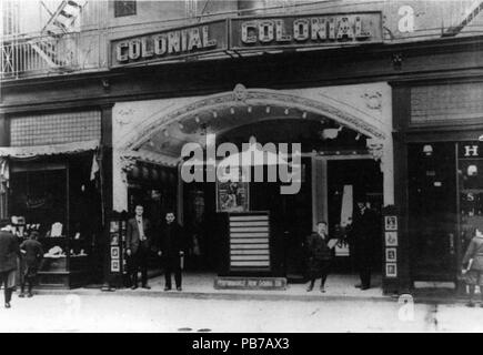 Theatre Colonial Montreal 1915 Stock Photo - Alamy