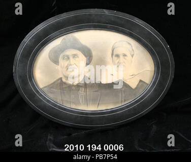 Photograph in Oval Frame with Concave Glass Glazing Stock Photo - Alamy
