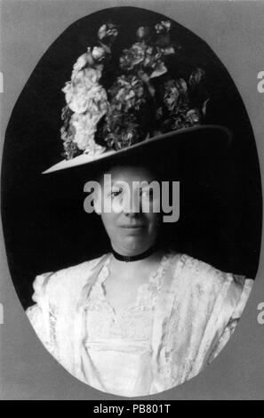 A photograph of Helen Taft, First Lady of the United States, visiting ...