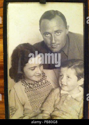 This early 20th-century photograph of Samuel M. Kier shows the renowned ...