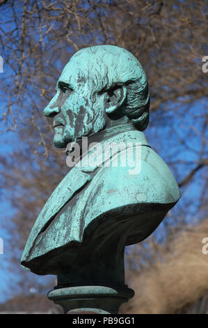 821 Jacob Ulrich Holfeldt Tostrup, byste av Brynjulf Bergslien på ...