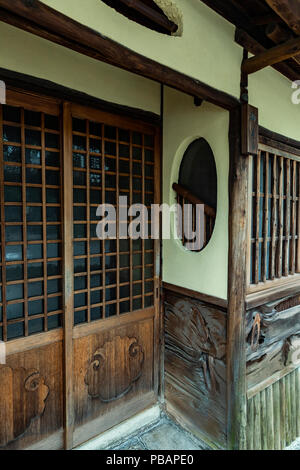 Traditional japanese lattice windows and architecture in Kyoto Japan ...