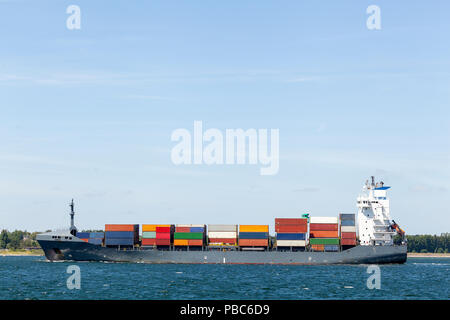 Containerschiff auf der Ostsee bei Kiel Stock Photo - Alamy