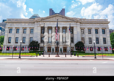 Ohio State Capital Building in Columbus Ohio at dusk Stock Photo - Alamy