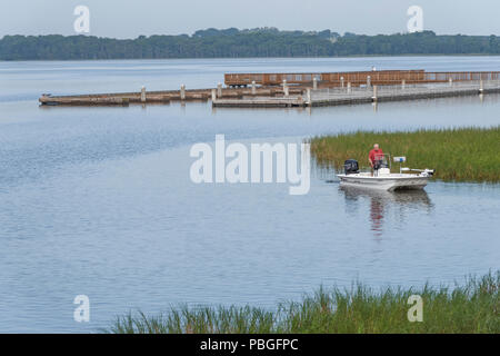 Boating on Little Lake Harris in Lake County, Florida USA Stock Photo ...