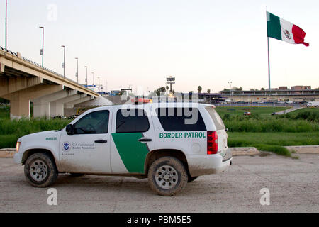 South Texas Laredo Border Patrol Vehicle at Border Stock Photo - Alamy