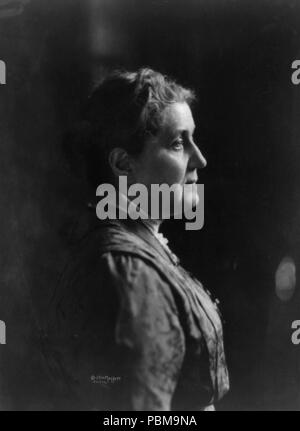 Jane Addams, pioneer American settlement social worker, public ...