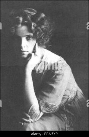 . English: Actress-dancer Maud Allan in the role of Salomé with the ...