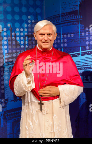 Pope Benedict XVI wax figure Madame Tussauds imported the Pope Benedict ...
