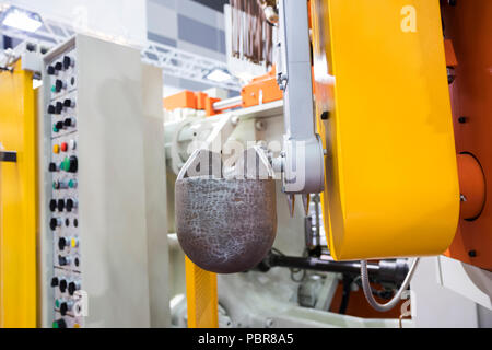 Detail of aluminum high pressure die casting machine ; spray ; cassette ...