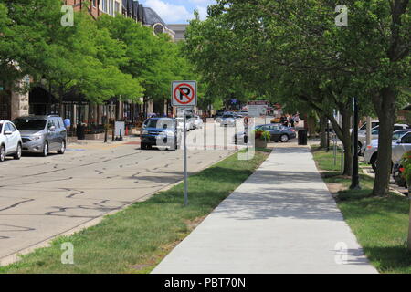 Downtown street scene in Naperville, Illinois, a Chicago suburb Stock ...