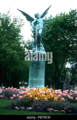 PARIS, FRANCE - APRIL 25: (EXCLUSIVE) Dancer Michelle Rudy and musician ...