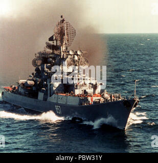 A starboard bow view of the Soviet Kresta-II class guided missile ...