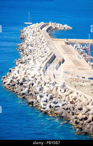 Stone path, breakwater Stock Photo - Alamy
