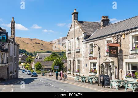The Bulls Head Castleton Derbyshire Stock Photo - Alamy