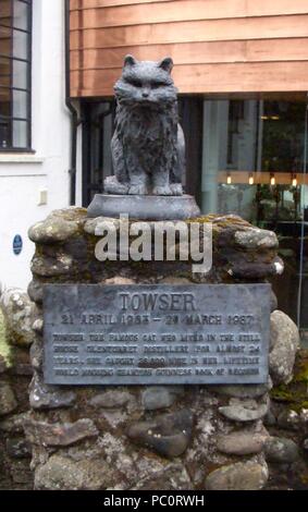 Towser the cat statue at Glenturret Distillery scotland uk gb Stock ...