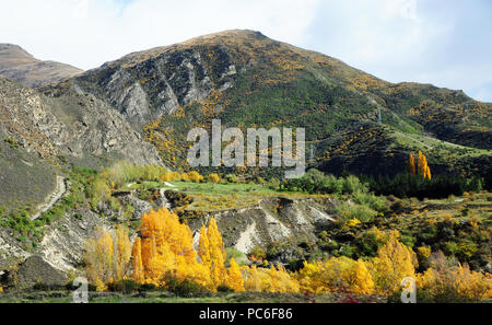 Neuseeland. 21st Apr, 2018. Autumn landscape near Arrowtown on the ...