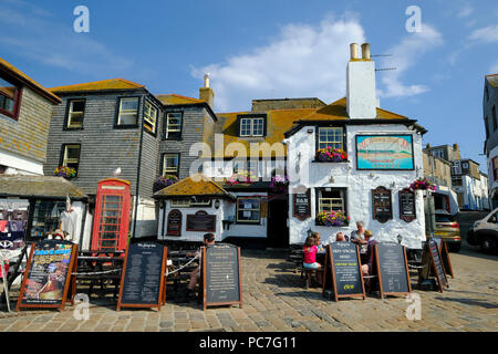 The Sloop Inn at St Ives in Cornwall dates back to c1312 Stock Photo ...