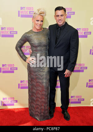 MTV Movie Awards - Pink & Carey Stock Photo - Alamy
